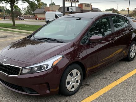 Excellent condition Maroon 2018 Kia Forte in East Detroit, Michigan